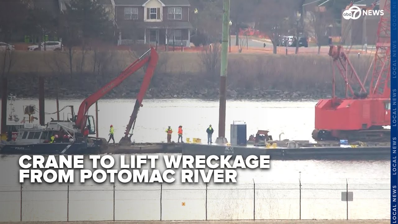 Crane to aid Potomac River wreckage recovery after deadly midair plane ...