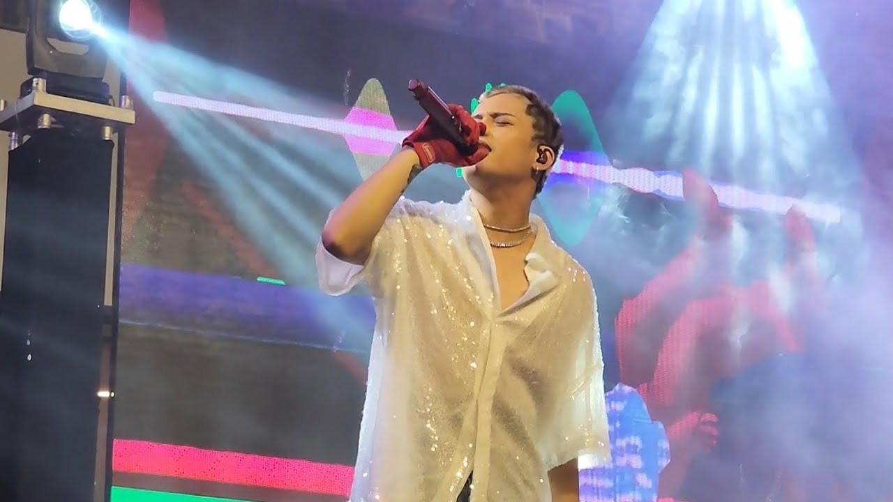 FELIP COM•PLEX Showcase at Ayala Malls Manila Bay Full Video 🖤 - YouTube