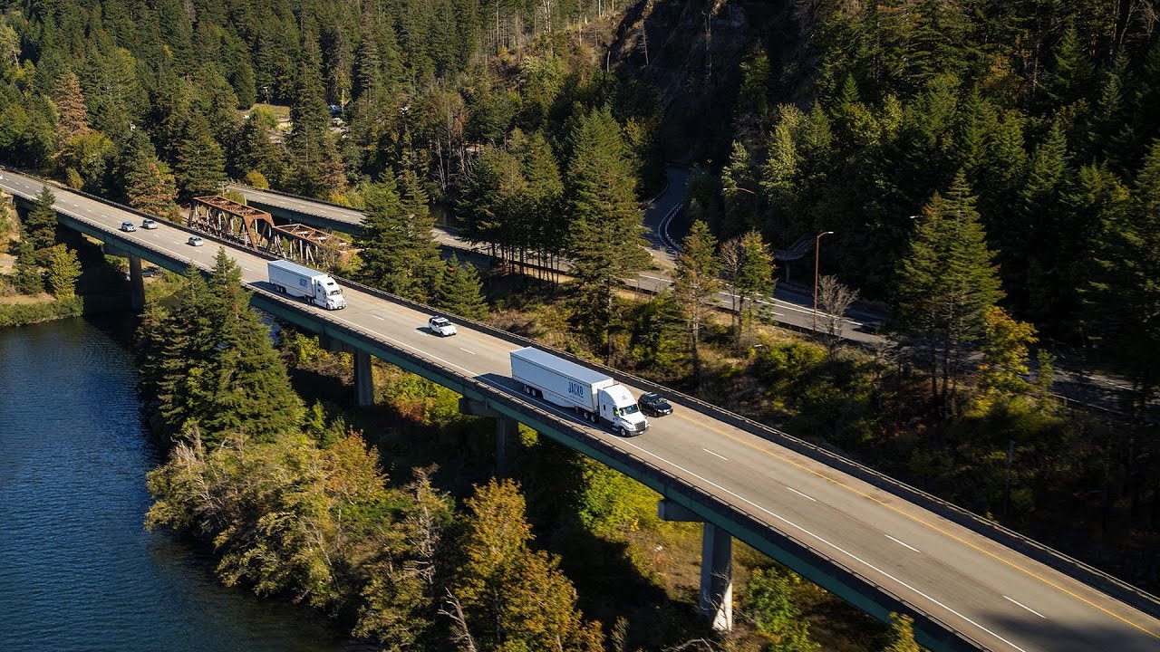 Jacko Logistics 30 second website loop - YouTube