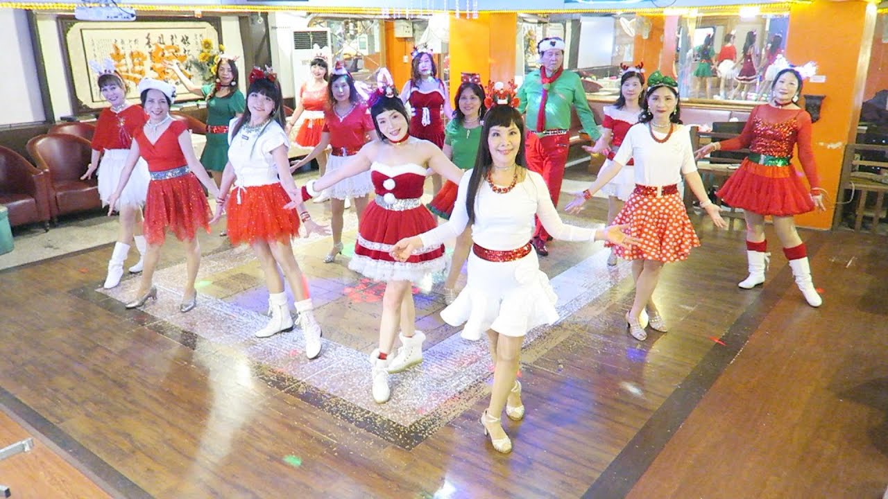 Santa Claus Swing Line Dance(By Tan Candy & Frederick Fung) - YouTube