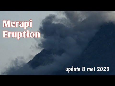 Gunung Merapi Semburkan Wedus Gembel - YouTube