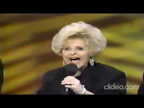 Patsy Cline Medley - Loretta Lynn, Faith Hill & Brenda Lee