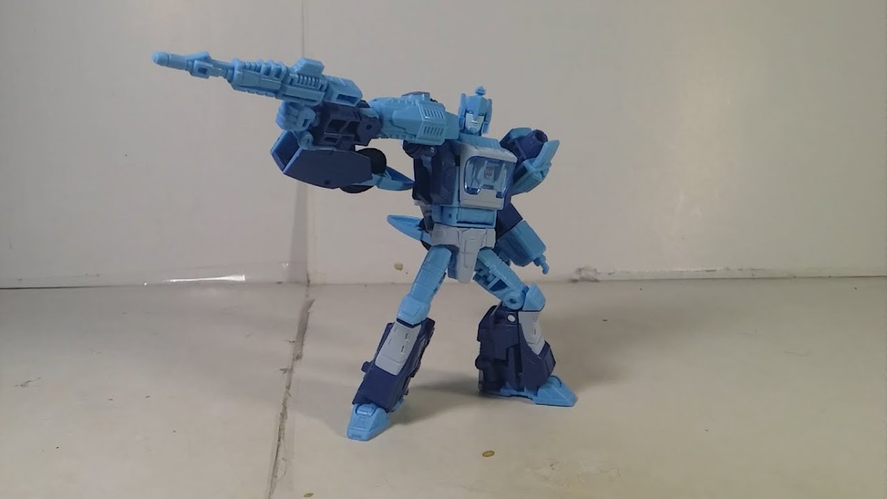 Transformers Legacy Velocitron Speedia 500 Collection Blurr review ...