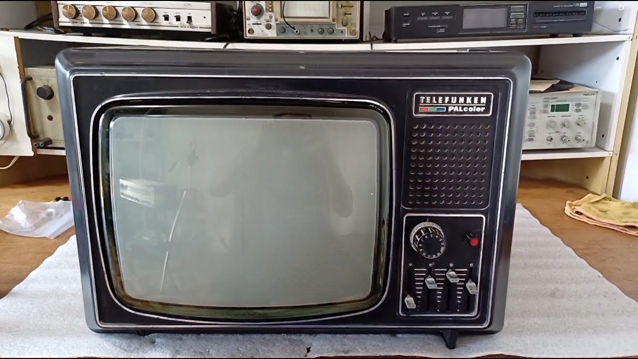 Funciona ou Explode? TV Antiga Telefunken Pal Color 361 - YouTube