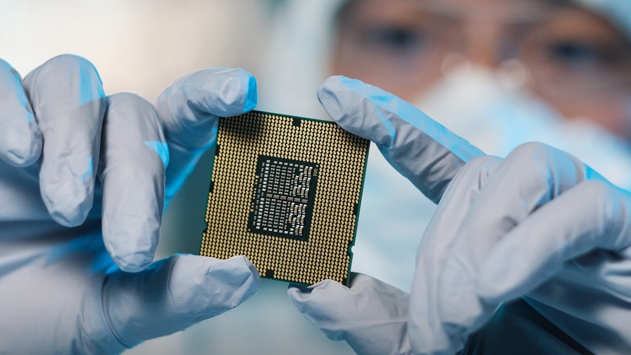 New computer chips are powered by human neurons. - YouTube