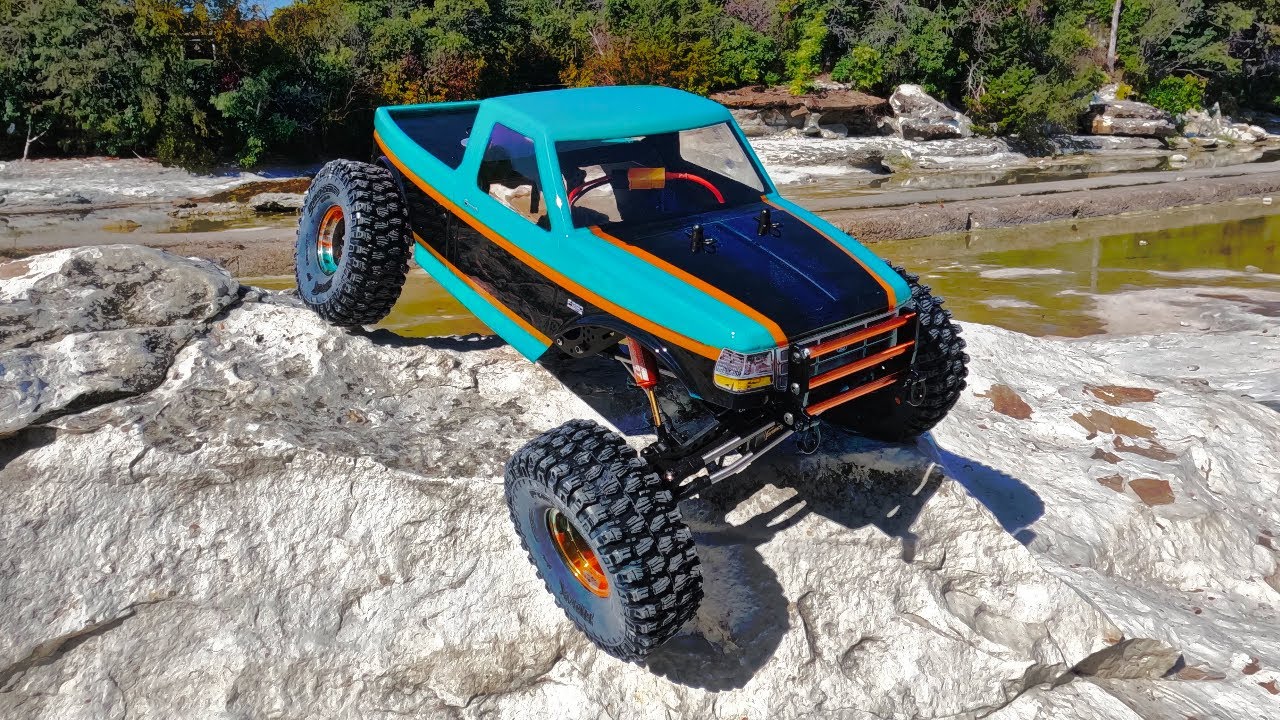 Custom Built RC Rock Crawler Takes On Extreme Rocky Obstacles - YouTube