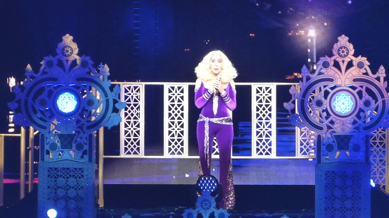Cher "Fernando" Live Toronto November 29 2019 - YouTube