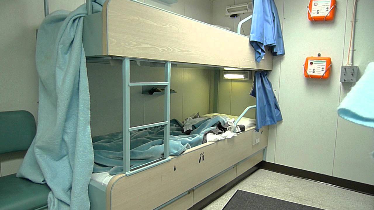 Luxurious berthage on the RV Thomas G. Thompson - YouTube