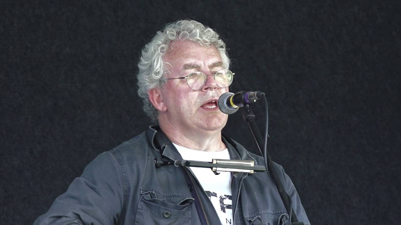Howard Harper - The Big Plum 2016 - YouTube