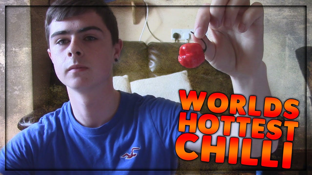EATING THE WORLDS HOTTEST CHILLI!!!! *PUKE WARNING* - YouTube