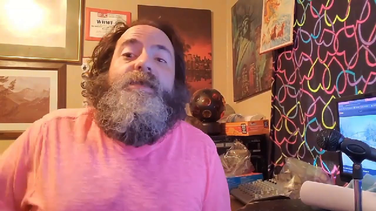 Emo Howlingwolf Refuses to let Gary Snowflake Upset Him - YouTube