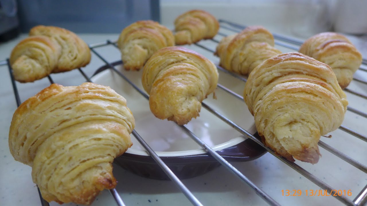 Sourdough Croissant 3/3 Shaping, Proofing and Baking - YouTube