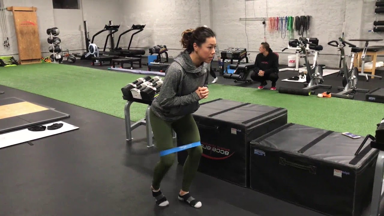 Parallel Stance Mini Band Resisted Clam Shells - YouTube