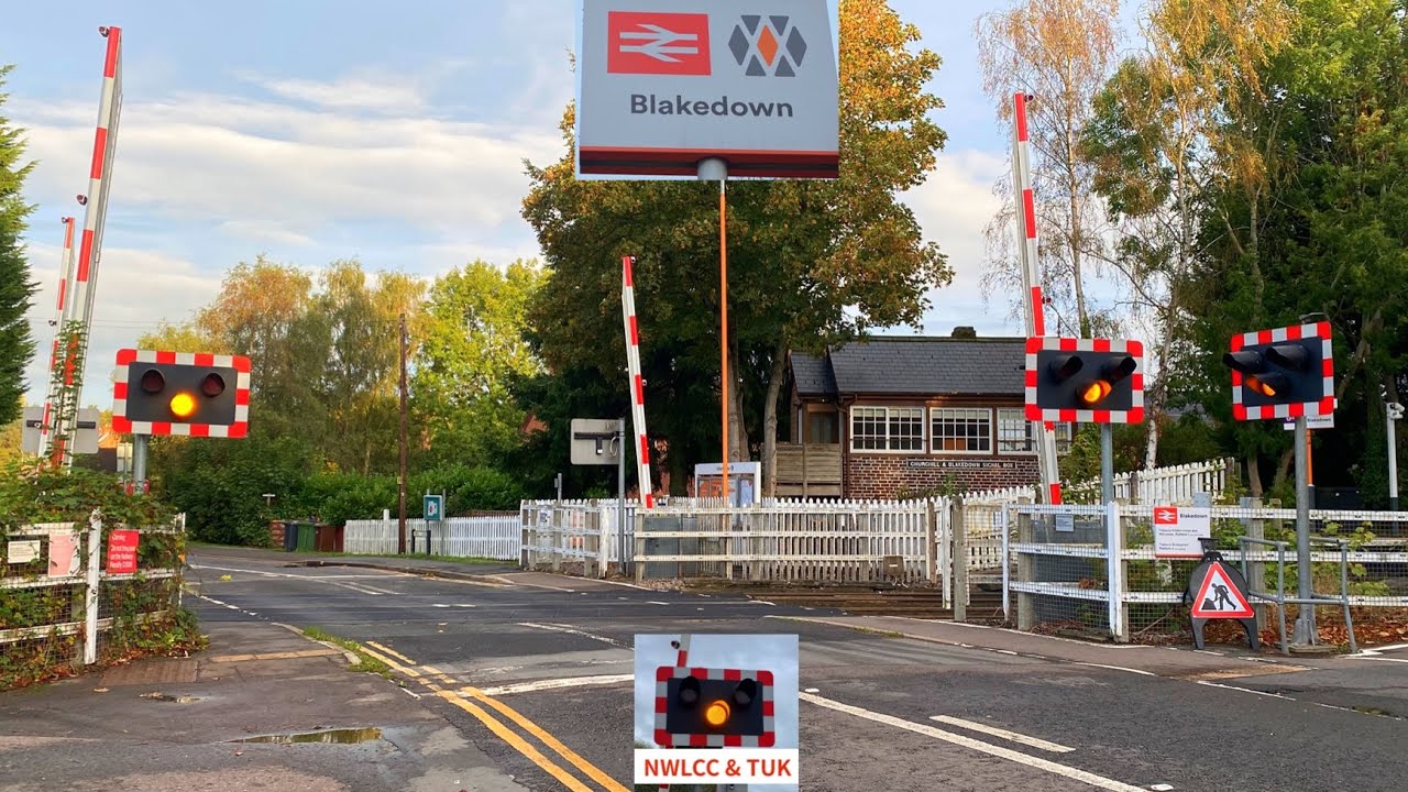Blakedown Level Crossing, Worcestershire - YouTube
