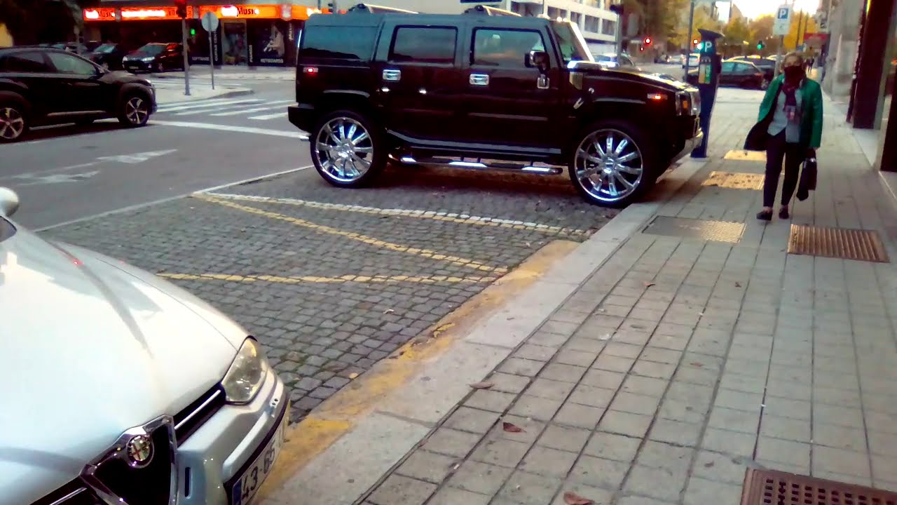 HUMMER / FERRARI - YouTube