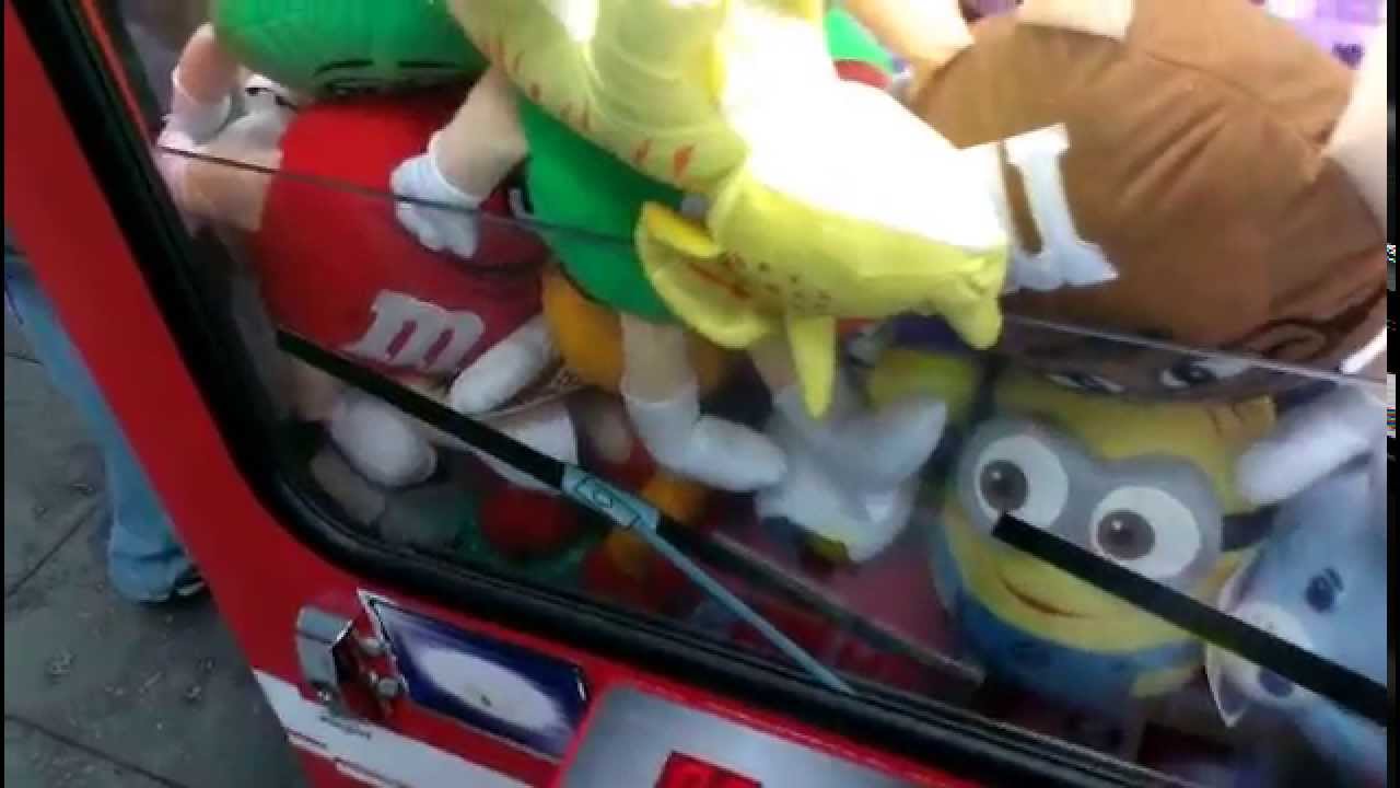 NAMCO FIRE TRUCK CLAW MACHINE@WALMART HELLO KITTY GETS STUCK - YouTube