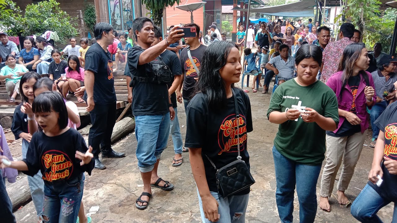 IKA feat MEMEY // Live Perform // HANING// #Y3R CHANEL - YouTube