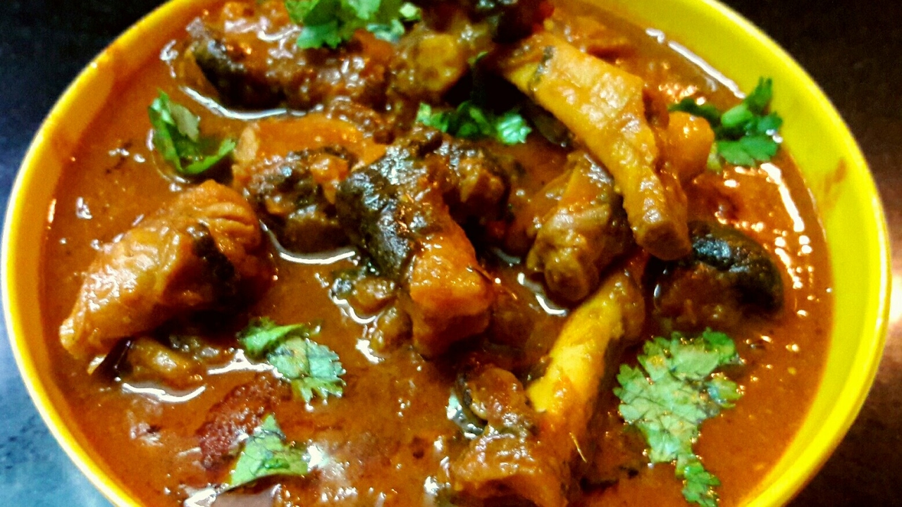 Goat legs paaya Andhra special recipe in telugu (mutton paaya). - YouTube