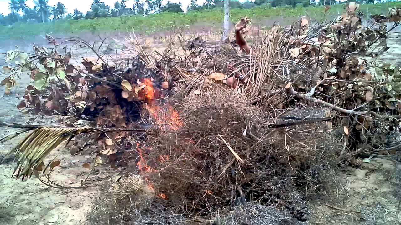 HOMEM QUEIMADO VIVO - YouTube