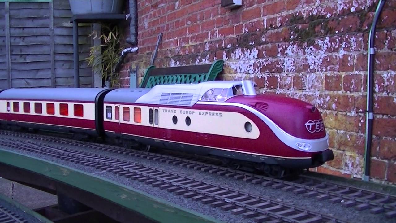 Video 55. G Scale Trans European Express By PIKO R/C and Sound - YouTube