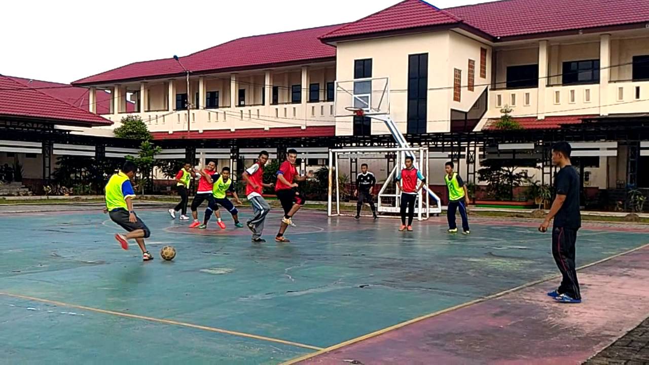 BANUA FUTSAL LEAGUE SMAN BBS BANUA KALSEL 100416 - YouTube