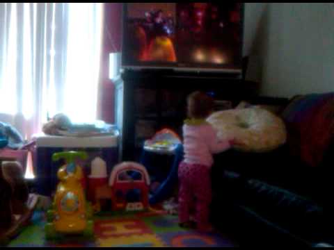 Sophia rocks to Joan Jett!!.3GP