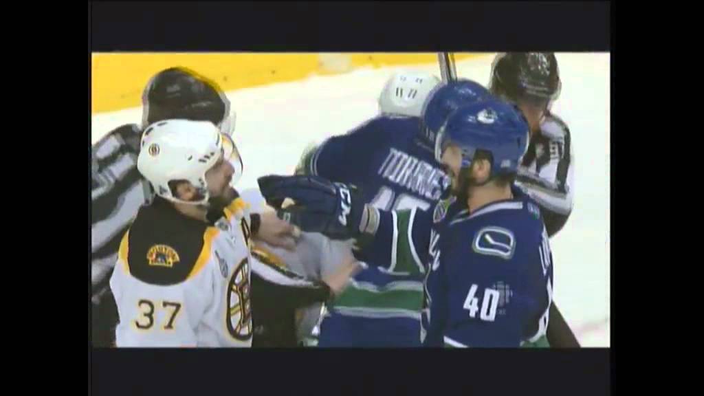 Maxim Lapierre taunts Patrice Bergeron - YouTube