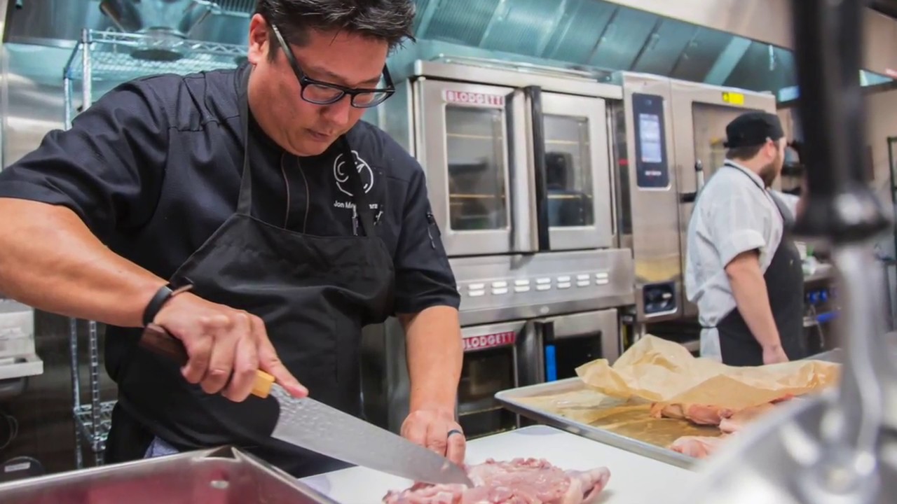 A sneak peek inside chef Peter Merriman’s new Kakaako restaurant - YouTube