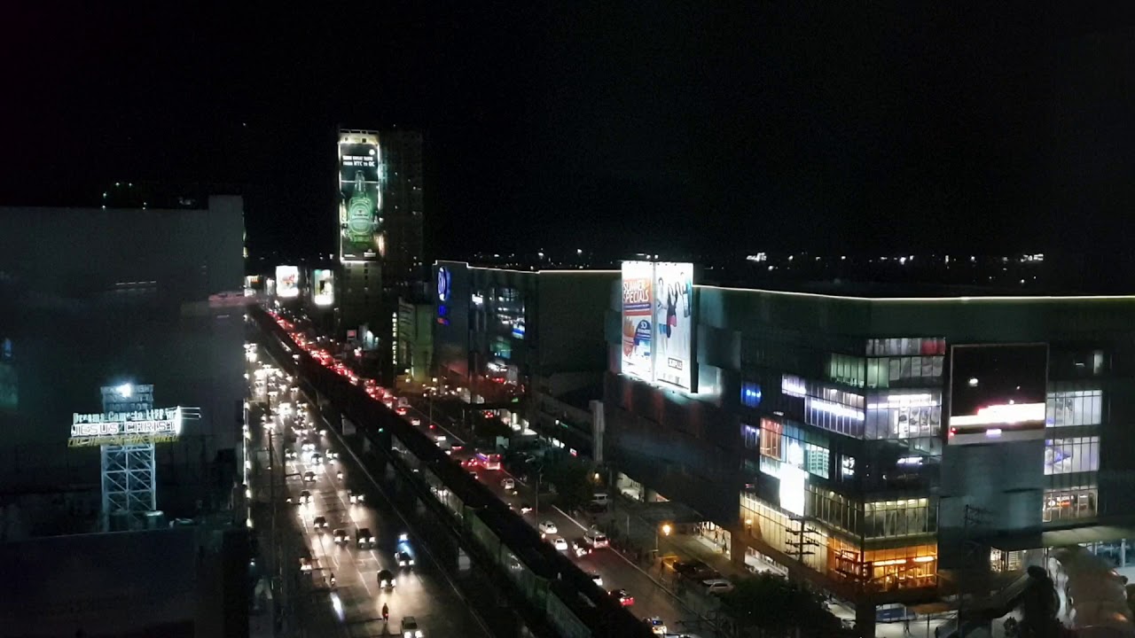 LRT North EDSA At Night Timelapse - YouTube