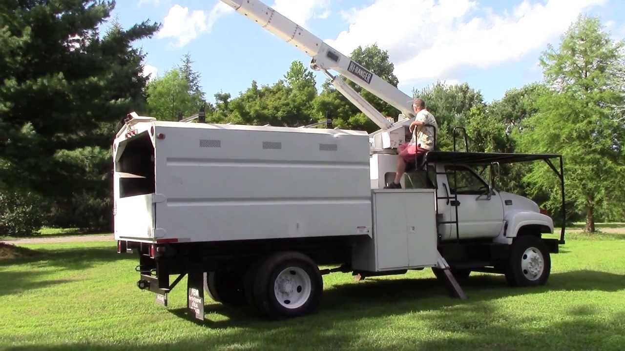 Royal Tree Bucket Truck - YouTube