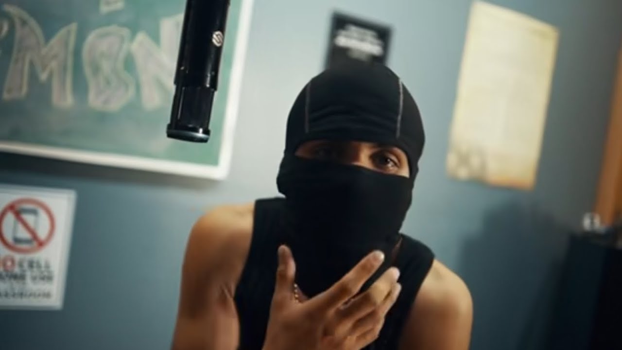 Baby Demon - Vestio De Chanel ( Video Official ) - YouTube