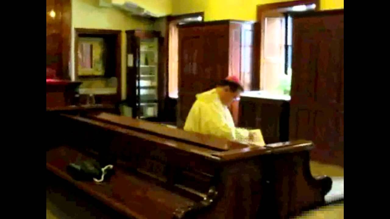 Creating the portrait of the Archbishop of Quebec - YouTube