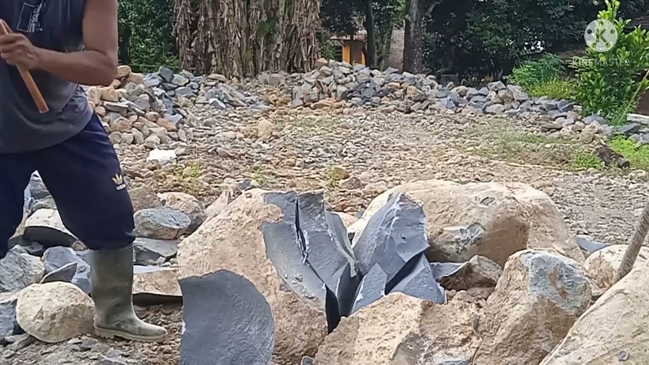 skill belah batu manual+muat full dam truk (manual stone crushing skil ...