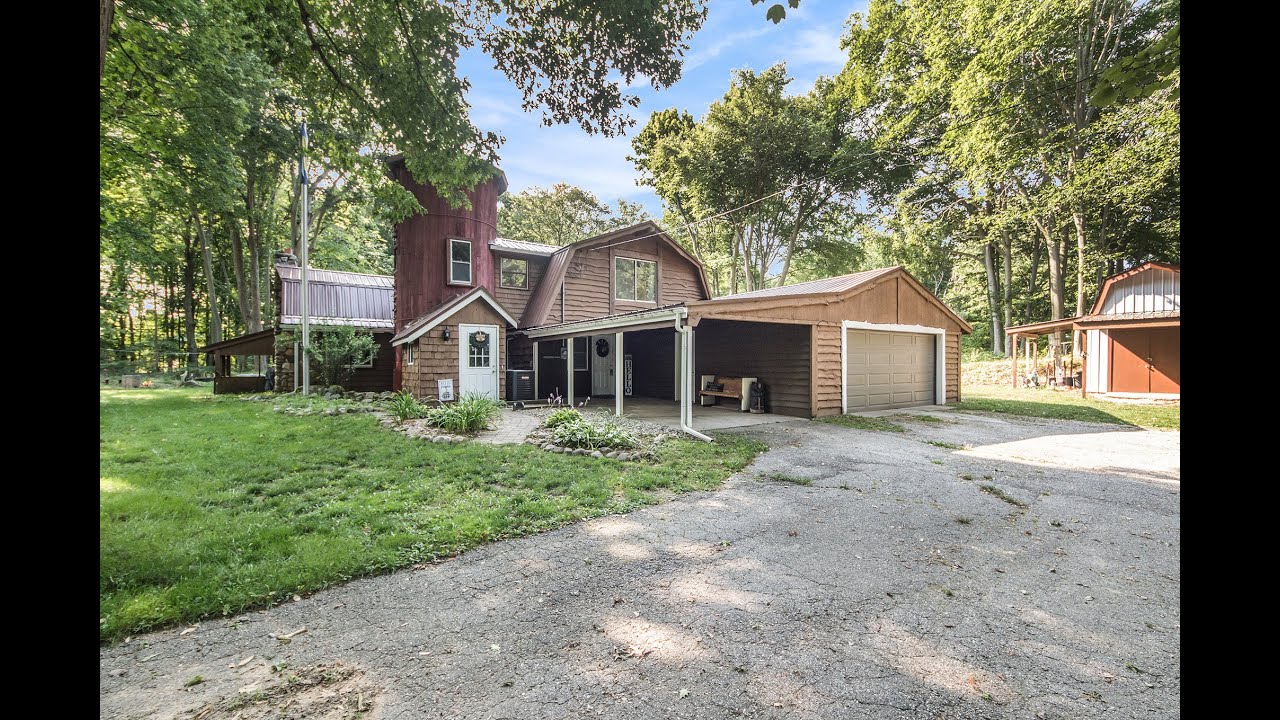 12566 Hemlock Avenue, Sand Lake, MI - presented by Carrie Vos Realtor ...