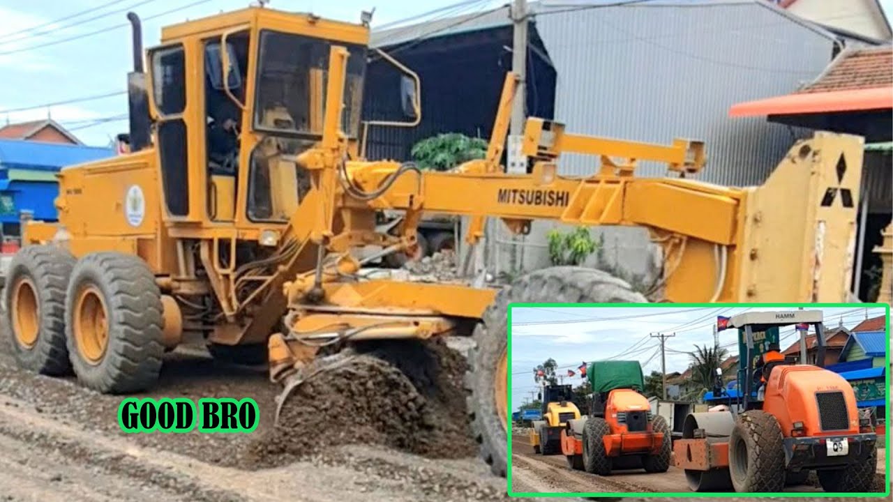 Powerfull motor grader with driving skill grading road ...