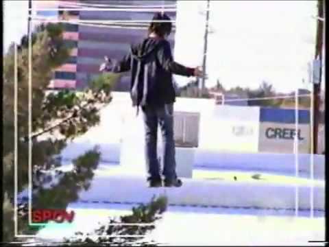 Criss Angel - Flying from building to building (Levitation).flv - YouTube