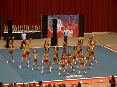 Elite Cheer Nebraska Blaze Des Moines.mpg - YouTube