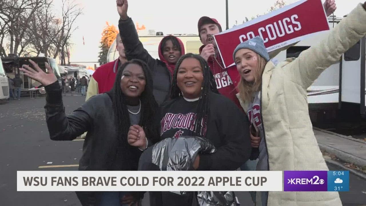 WSU fans brave the cold for the 2022 Apple Cup - YouTube