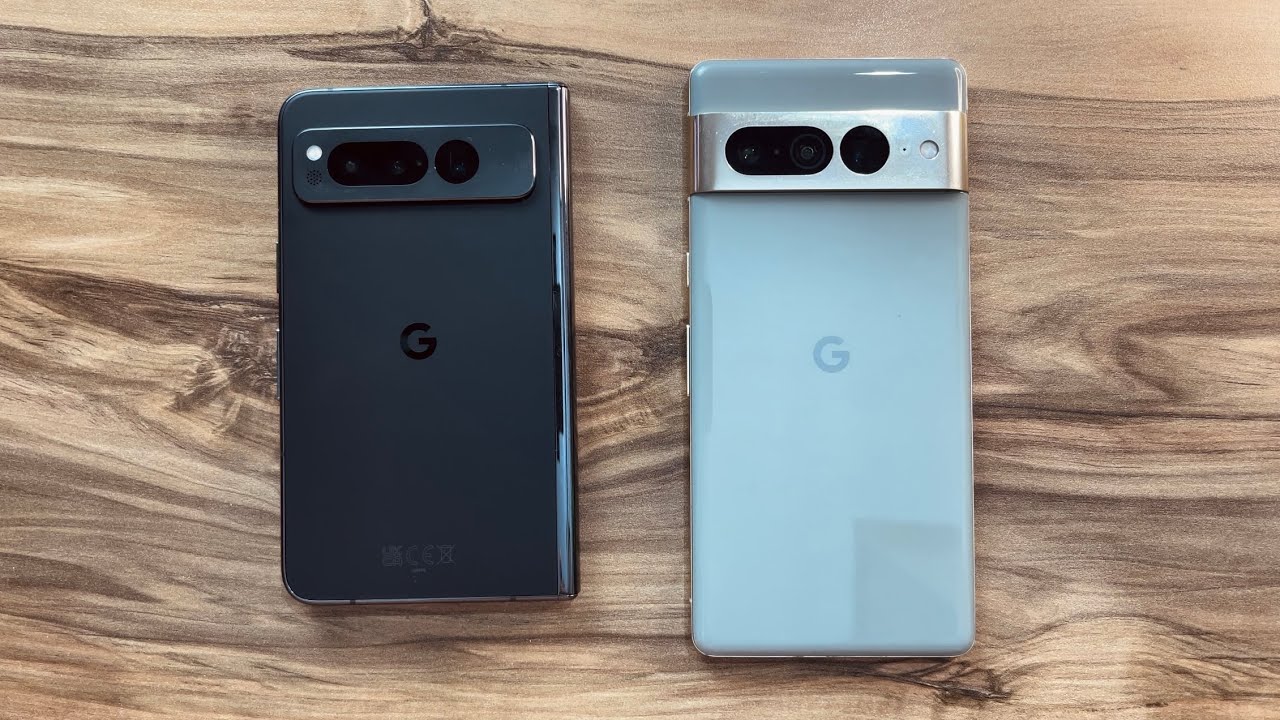 Google Pixel Fold vs Google Pixel 7 Pro - YouTube