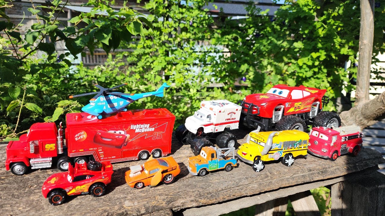 Looking for Disney Pixar Cars : Lightning Mcqueen, Doctor Feel Bed ...