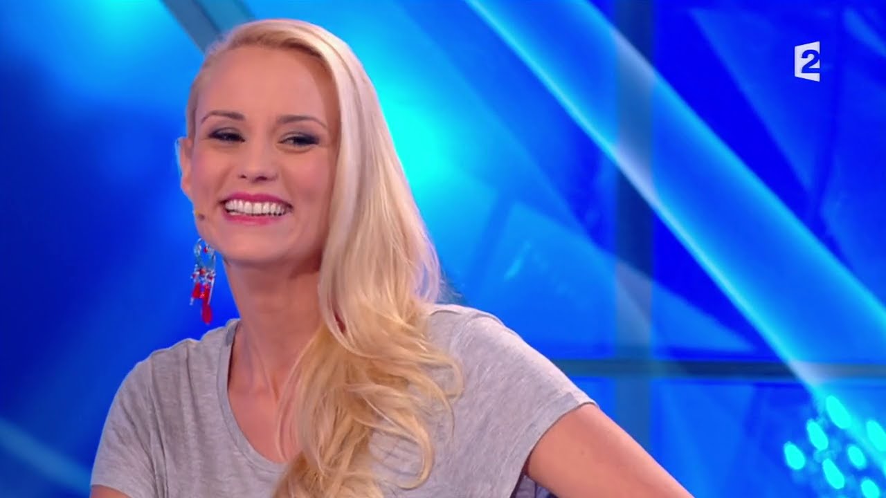 Elodie Gossuin Sexy / Pyramide - YouTube