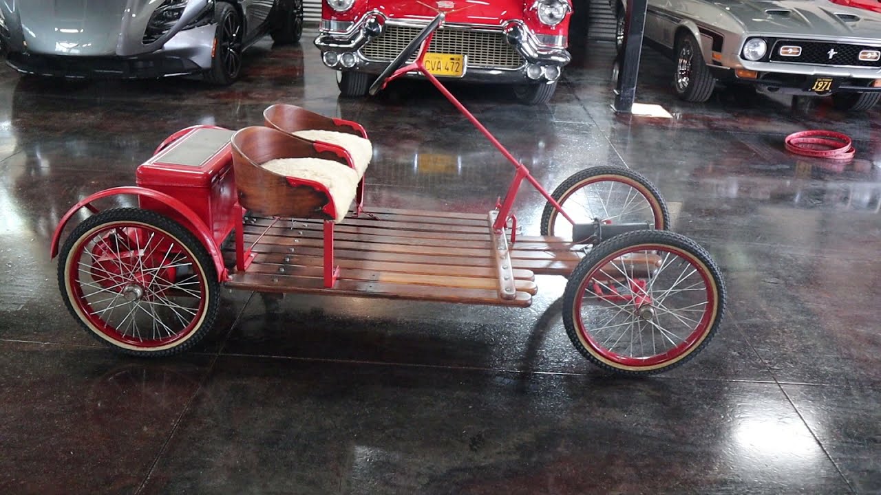 Auto Red Bug at the Sun Valley Auto Club - YouTube