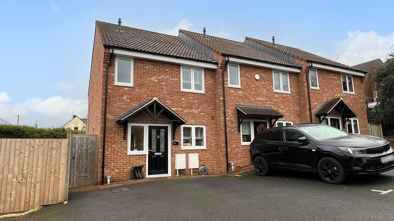 Martin & Co Video Tour of Brook Street, Warminster - YouTube