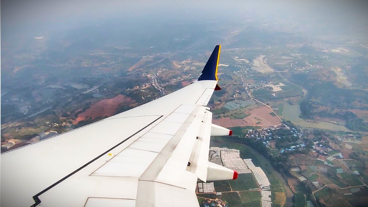 Singapore Airlines B737 MAX 8 Wing View | Afternoon flight from ...