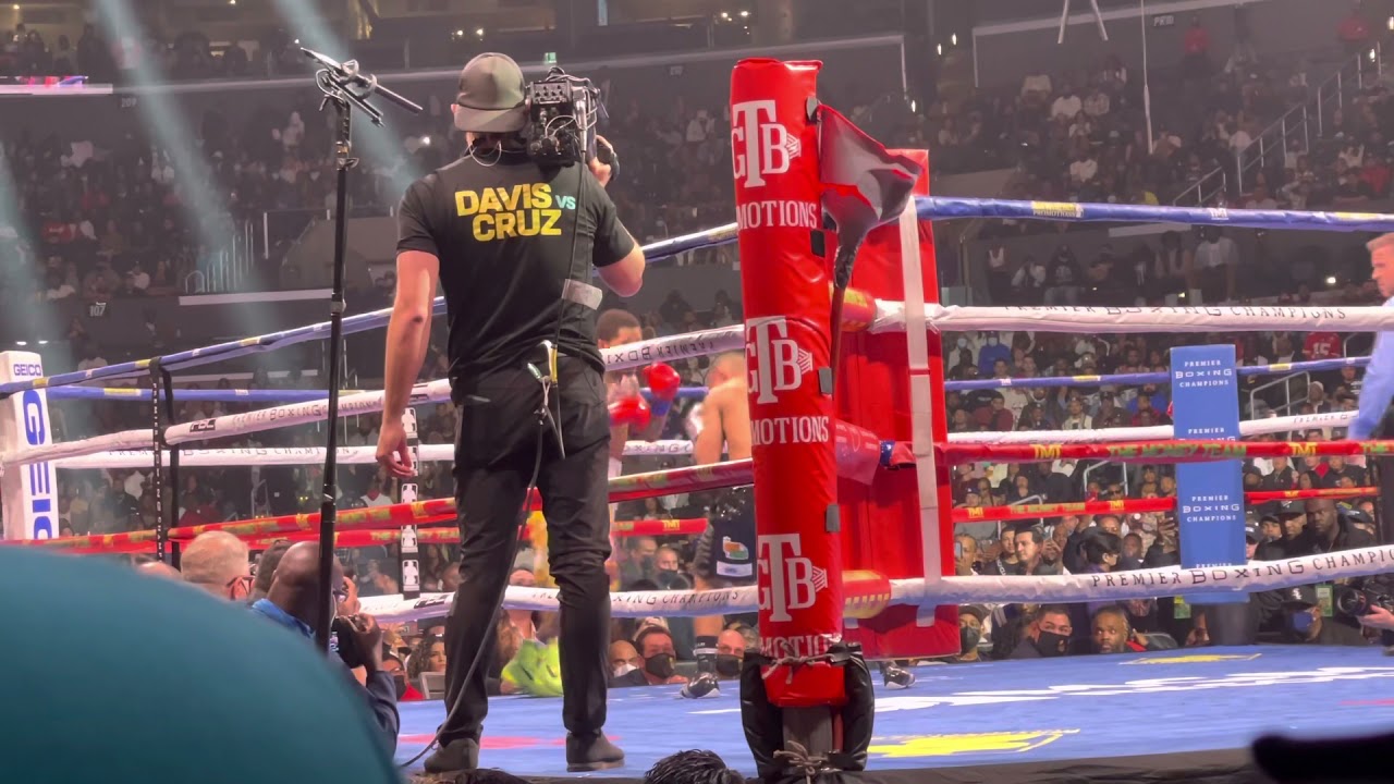 ISAAC PITBULL CRUZ VS GERVONTA TANK DAVIS RND 1 - YouTube