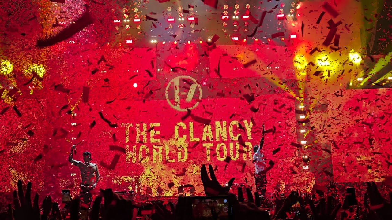 Twenty One Pilots - Clancy Tour - Live in Bologna - Trees - YouTube