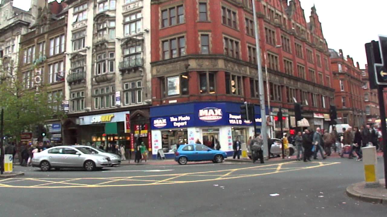 Looking towards The Piccadilly Tavern Pub count point on Piccadilly ...
