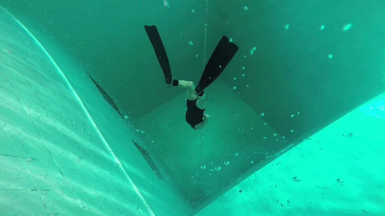 10m line at Nemo 33 - YouTube