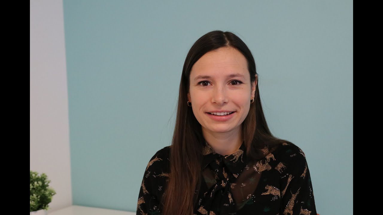 Seksuoloog Sofie Ruts stelt zichzelf aan je voor - YouTube