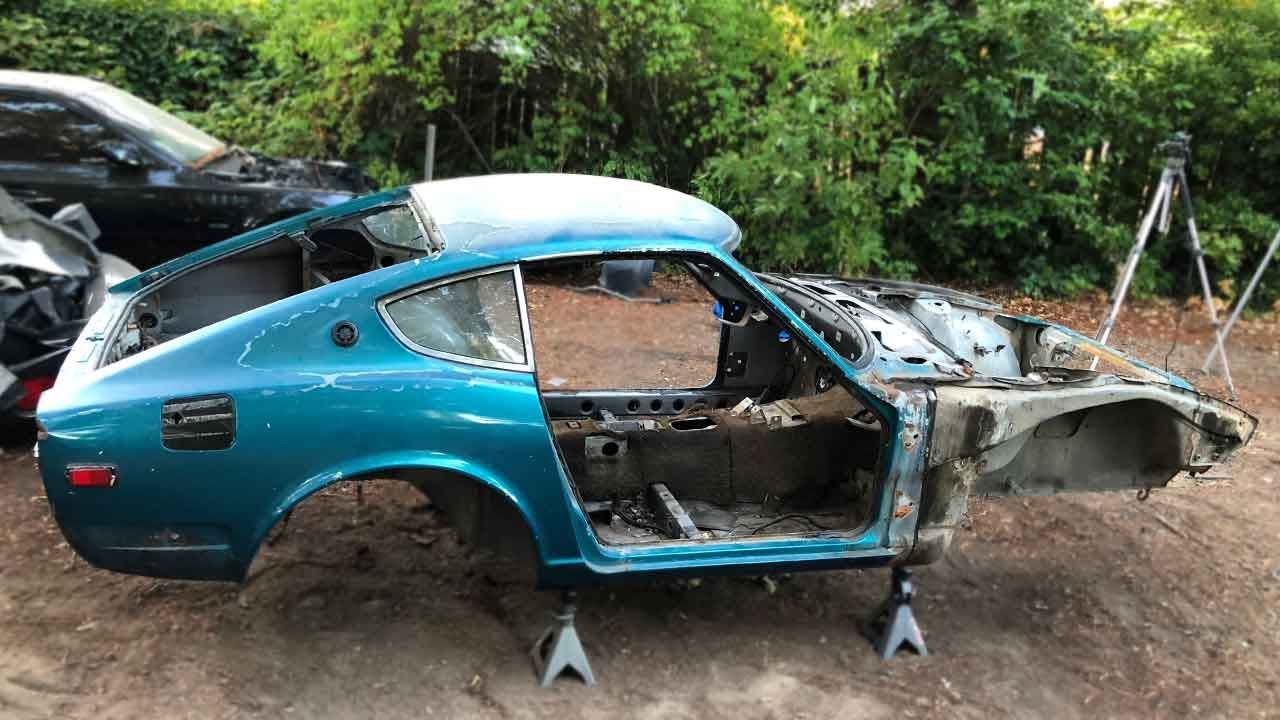 The New 240Z Body Is Home!! - YouTube